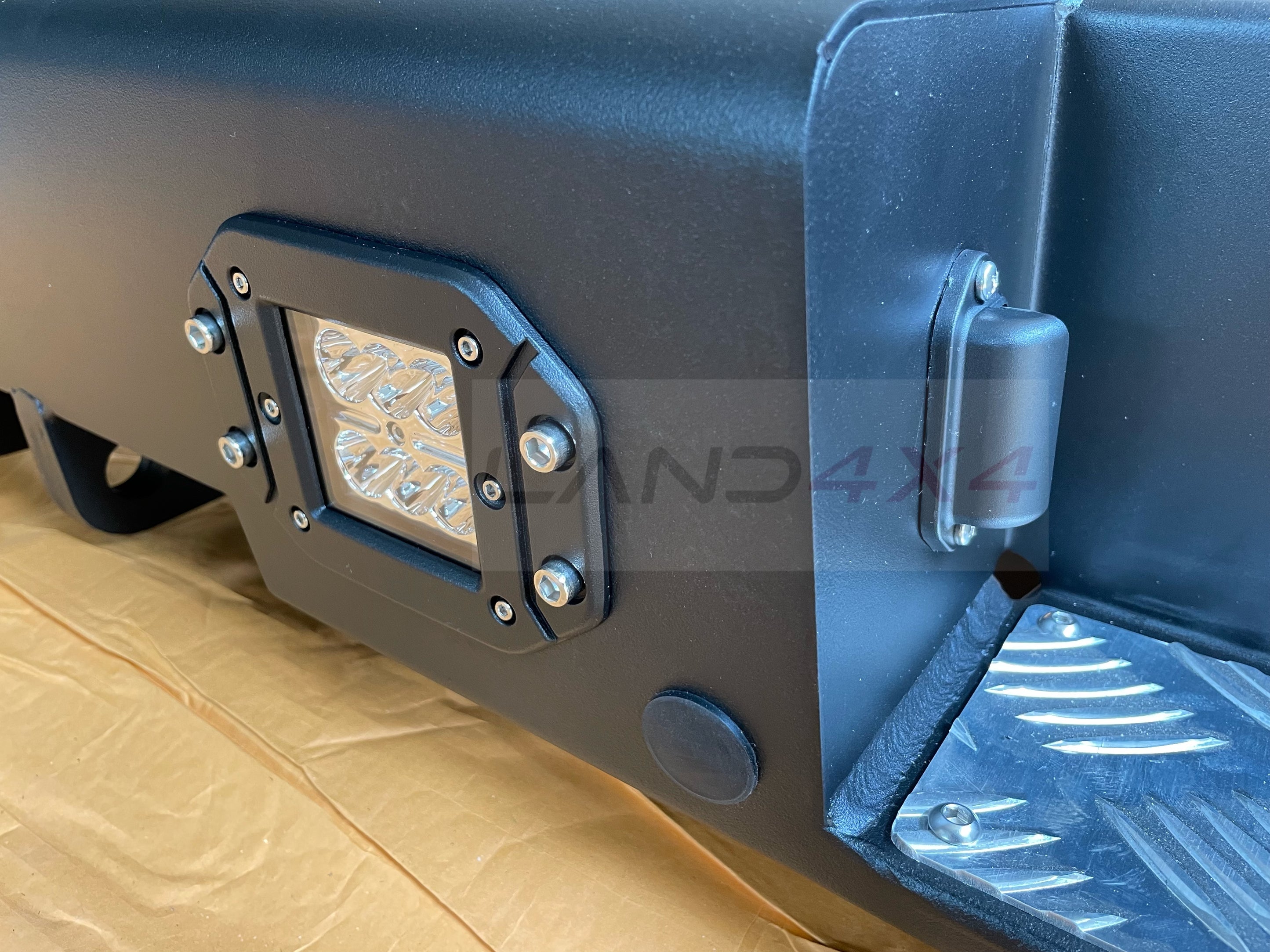 Rear Tow Bar Fits 2005-2018 Toyota HiLux ( On Clearance ) – LAND4X4